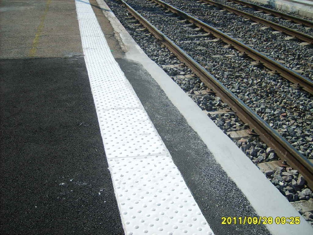 Dalle podotactile en résine méthacrylate - Easydor